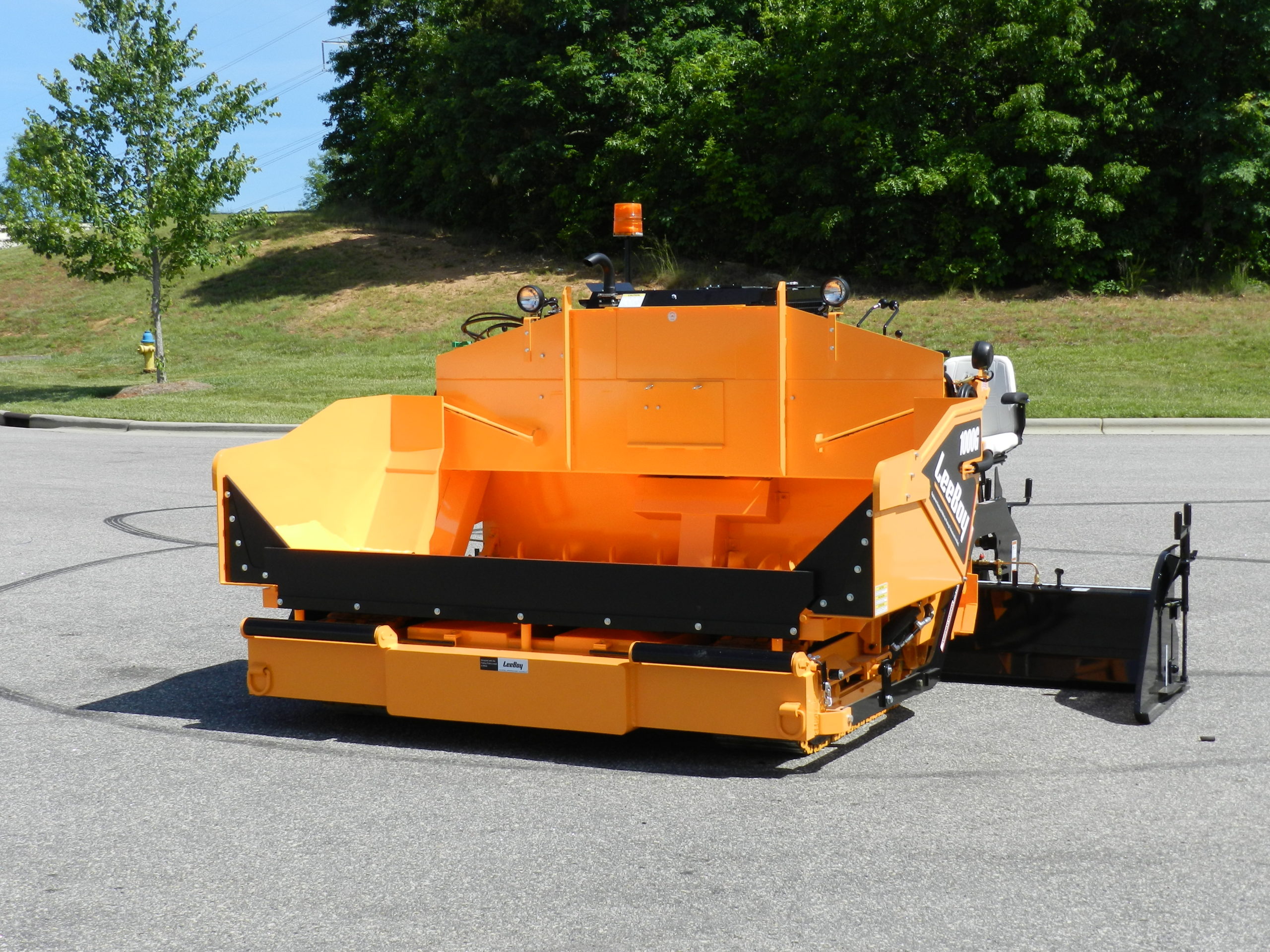 Leeboy 1000G - Ambrose Equipment