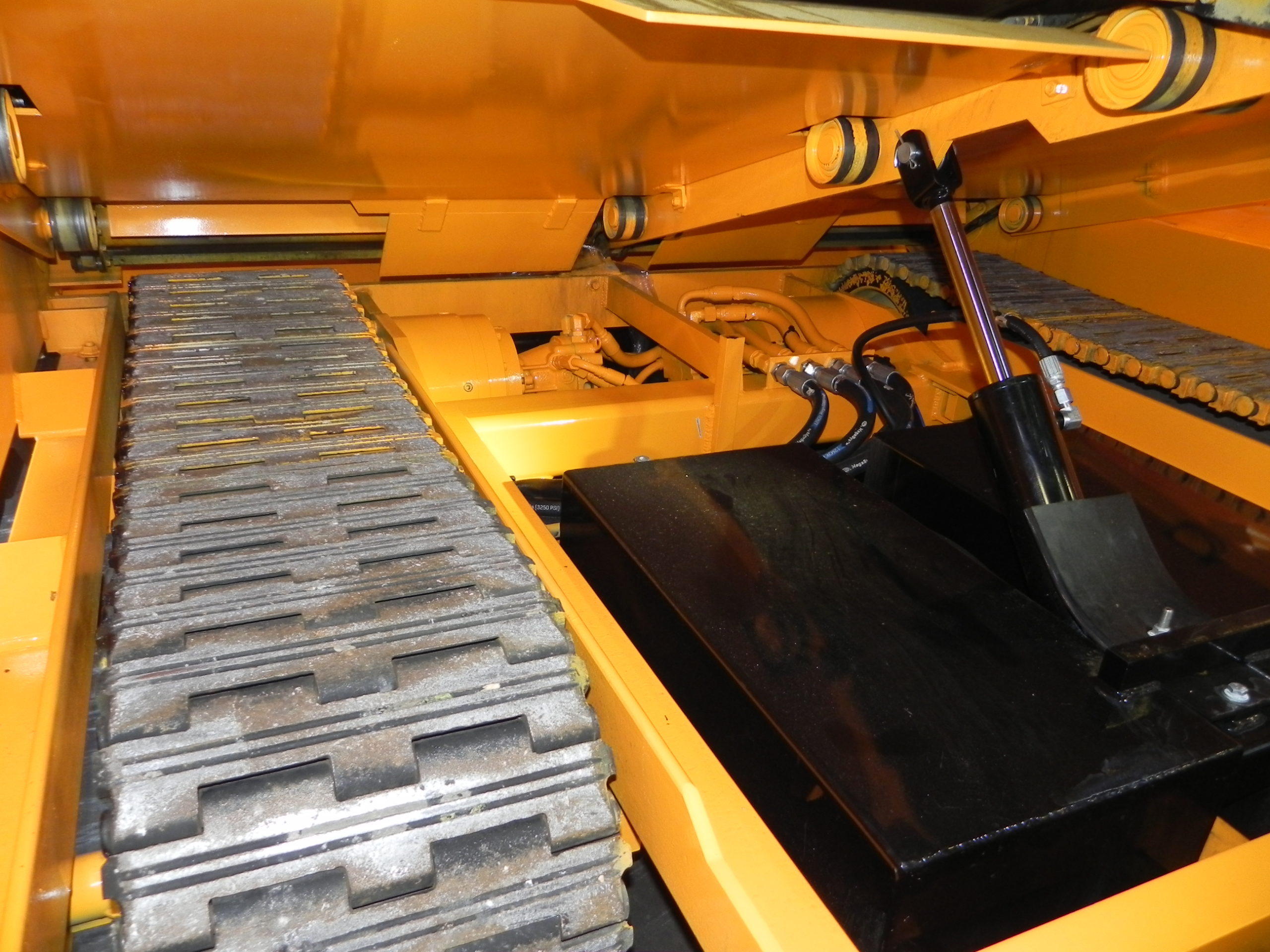 Leeboy 7000C - Ambrose Equipment