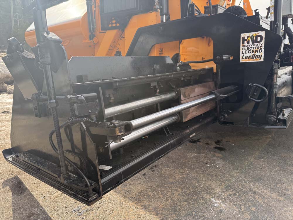 2016 Leeboy 8515C EQ0344739 - Ambrose Equipment
